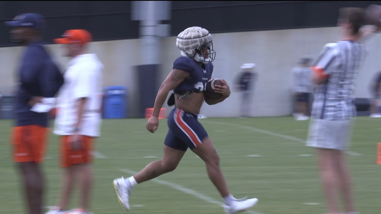 Auburn running backs run drills at practice as A-Day nears - YouTube