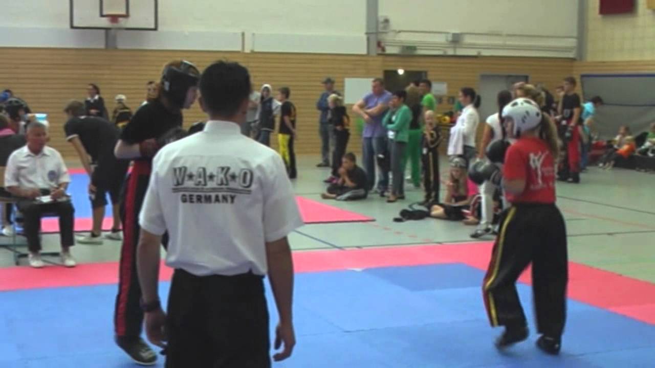 Kickboxen - Norddeutsche Meisterschaft 2012 - Lea Knudsen -50kg - YouTube