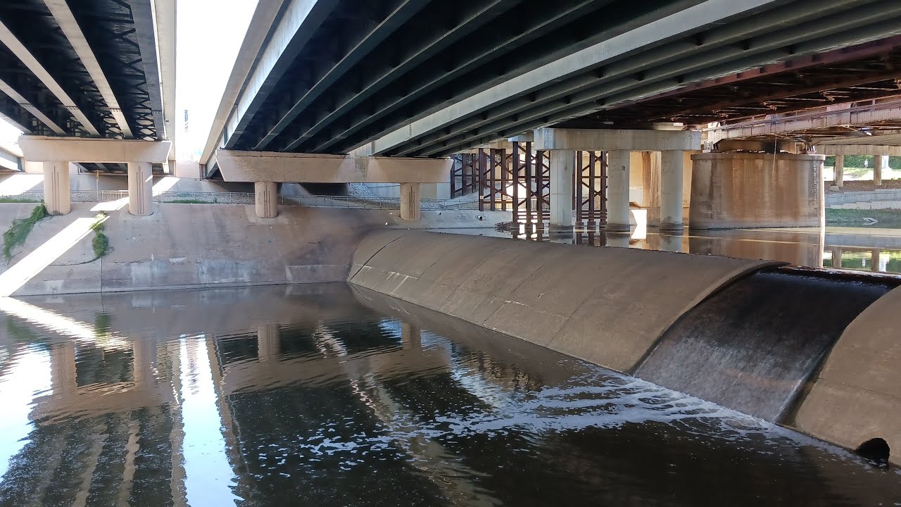 LIVE SPILLWAY FISHING | TRINITY RIVER SPILLWAY | FORT WORTH - YouTube