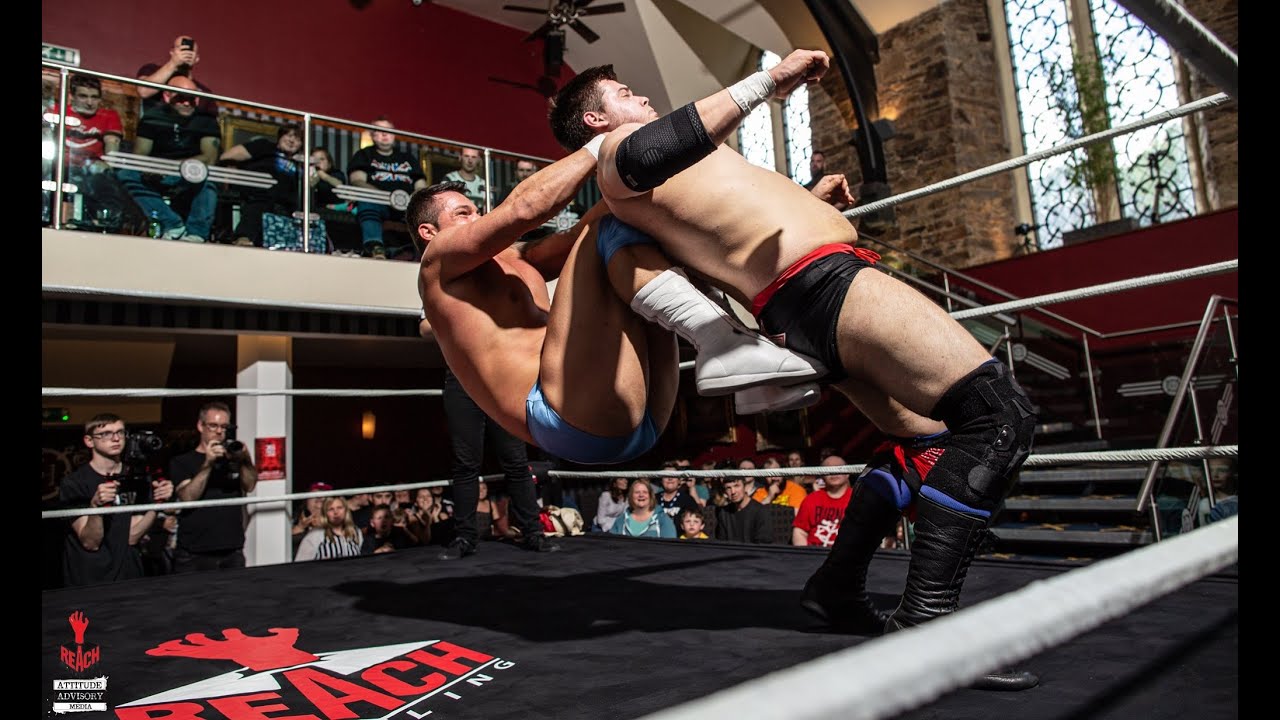 Josh Knott vs Joey Seven! REACH Invasion - YouTube