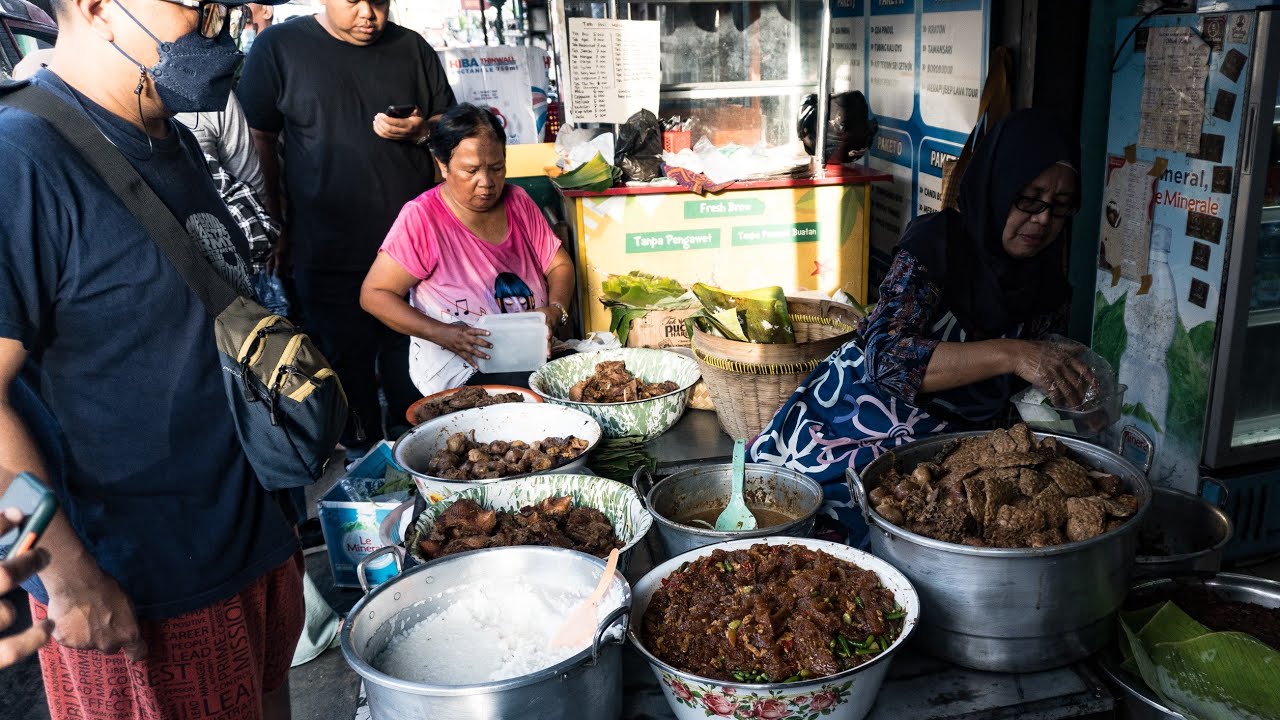 GUDEG MBOK LINDU YANG SANGAT TERKENAL di DEKAT MALIOBORO, PEMBELINYA ...