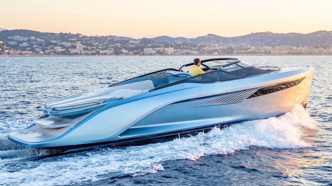 £560,000 Yacht Tour : Princess R35 - YouTube