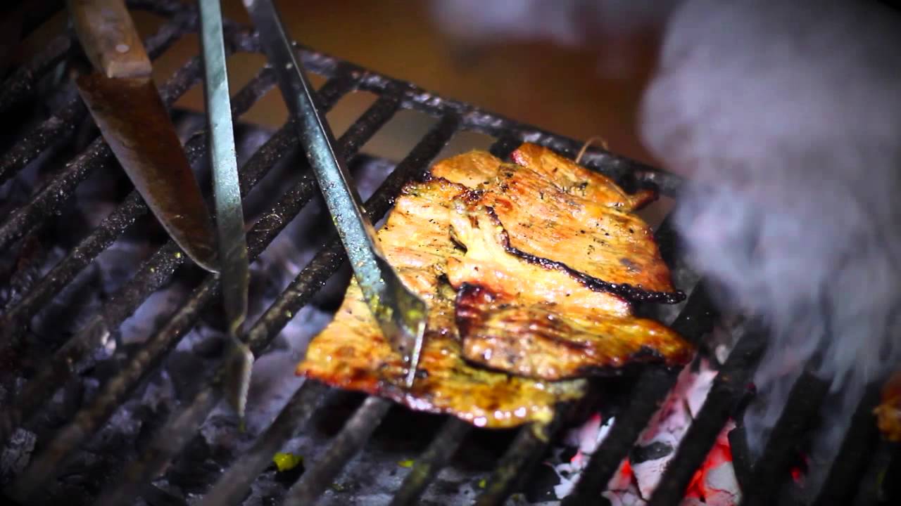 Venta de gallina asada (Sabana de Torres) - YouTube