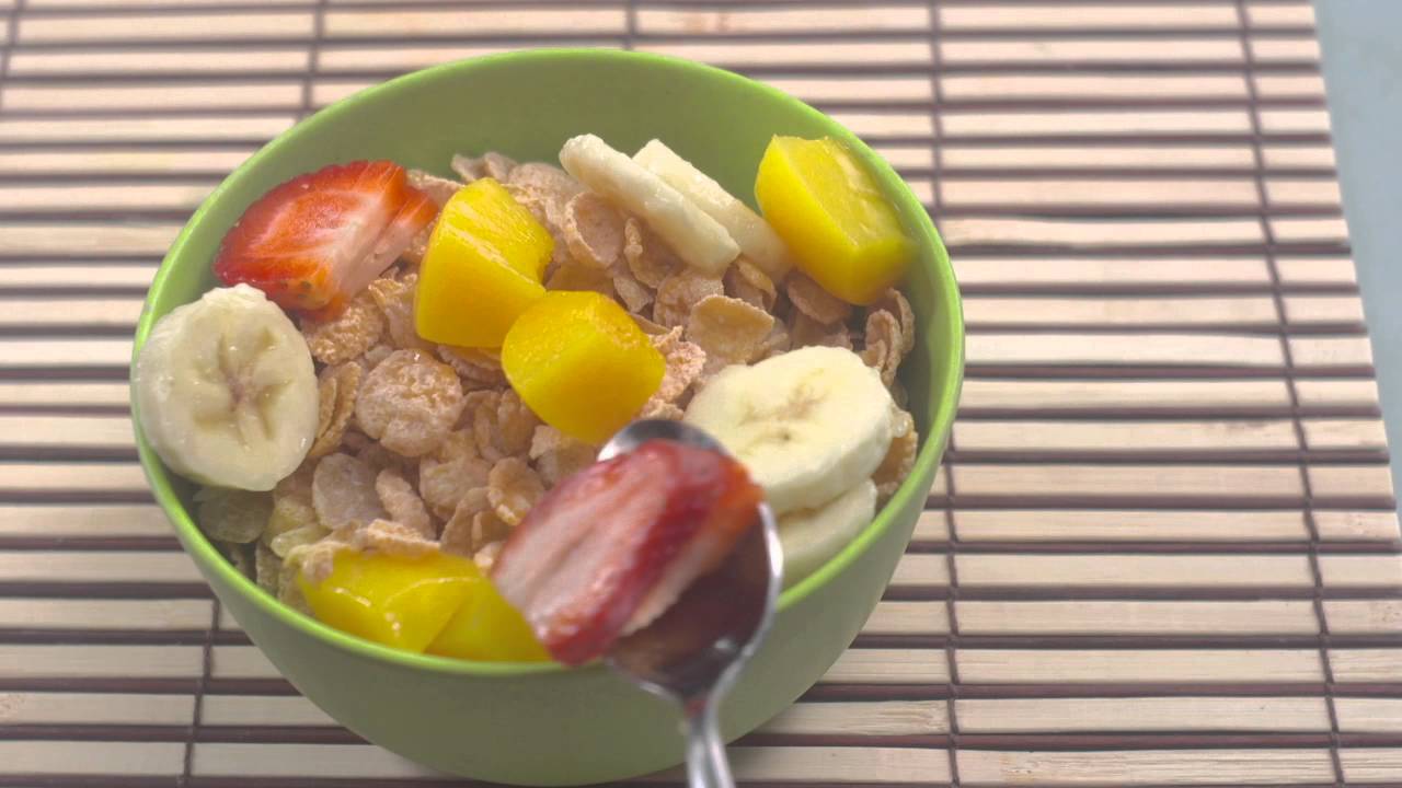 Cereales Con Leche Y Fruta Nutribén Desayuno Copos De Trigo Y Frutas