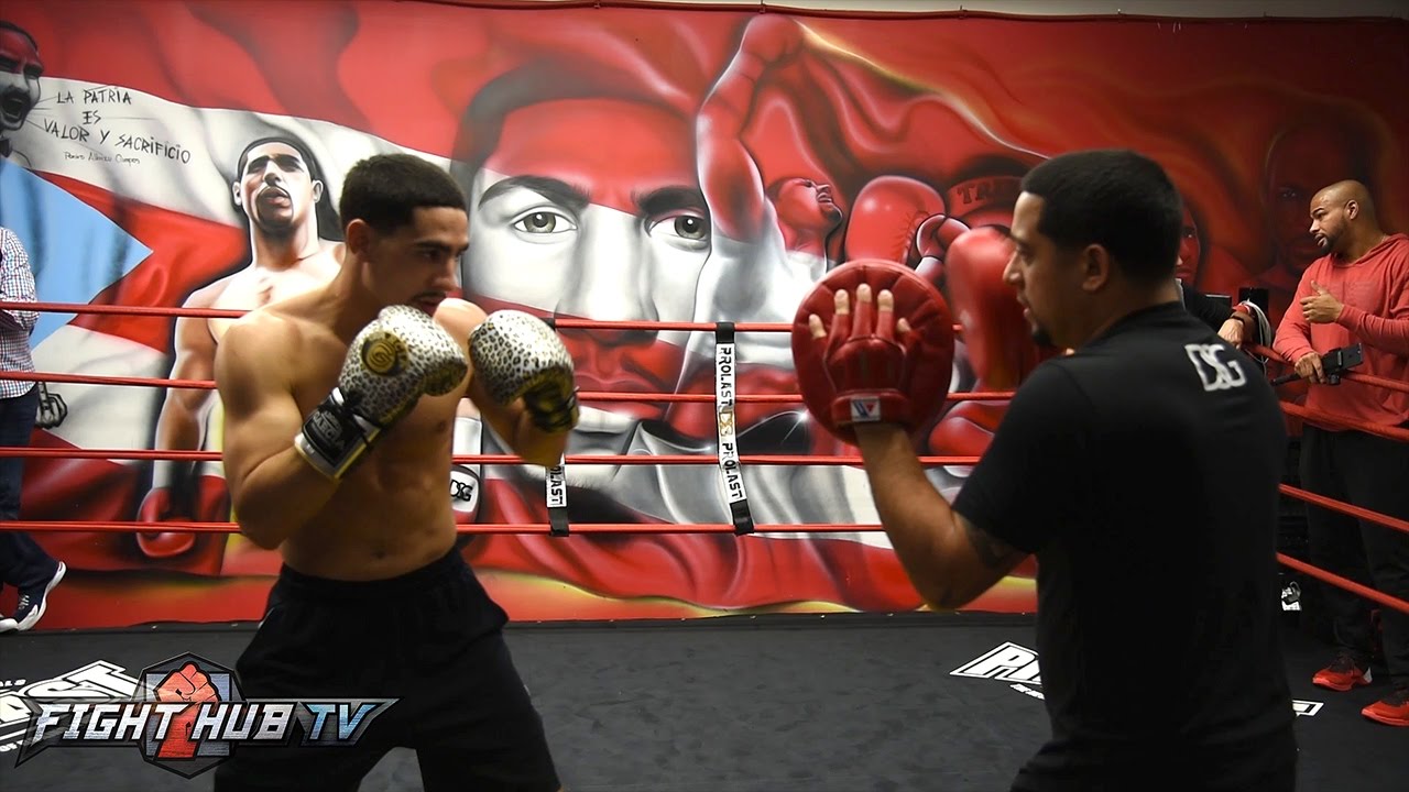 Danny Garcia looks huge! Shows off power & physique on mitts at media ...