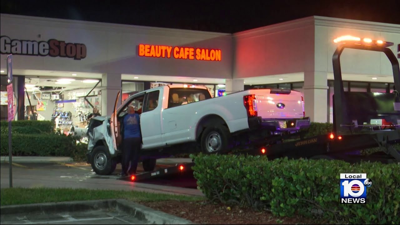 Margate Parks and Recreation vehicle slams through front of GameStop ...