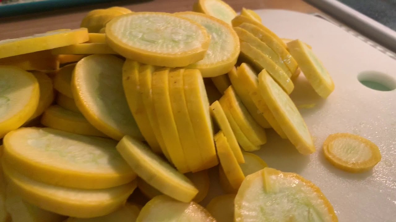 Freezing Summer Squash for storage - YouTube