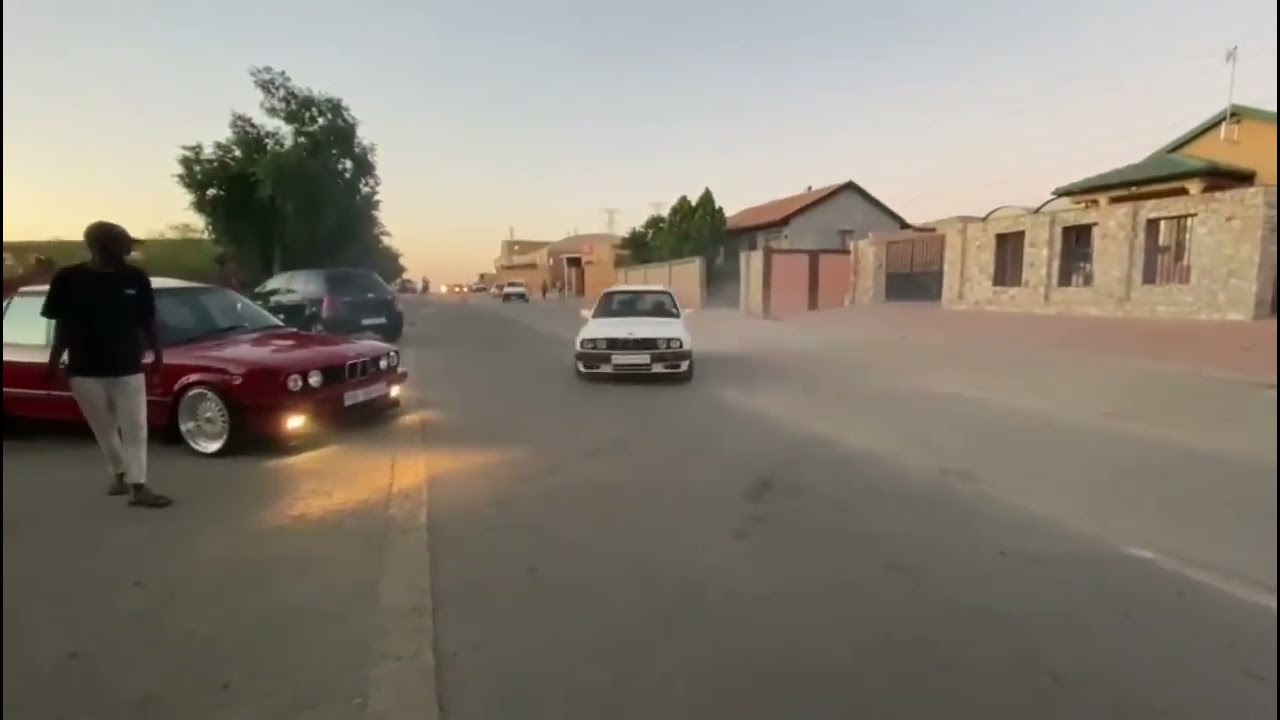 BMW 325is spinning. This guy is good😎 - YouTube