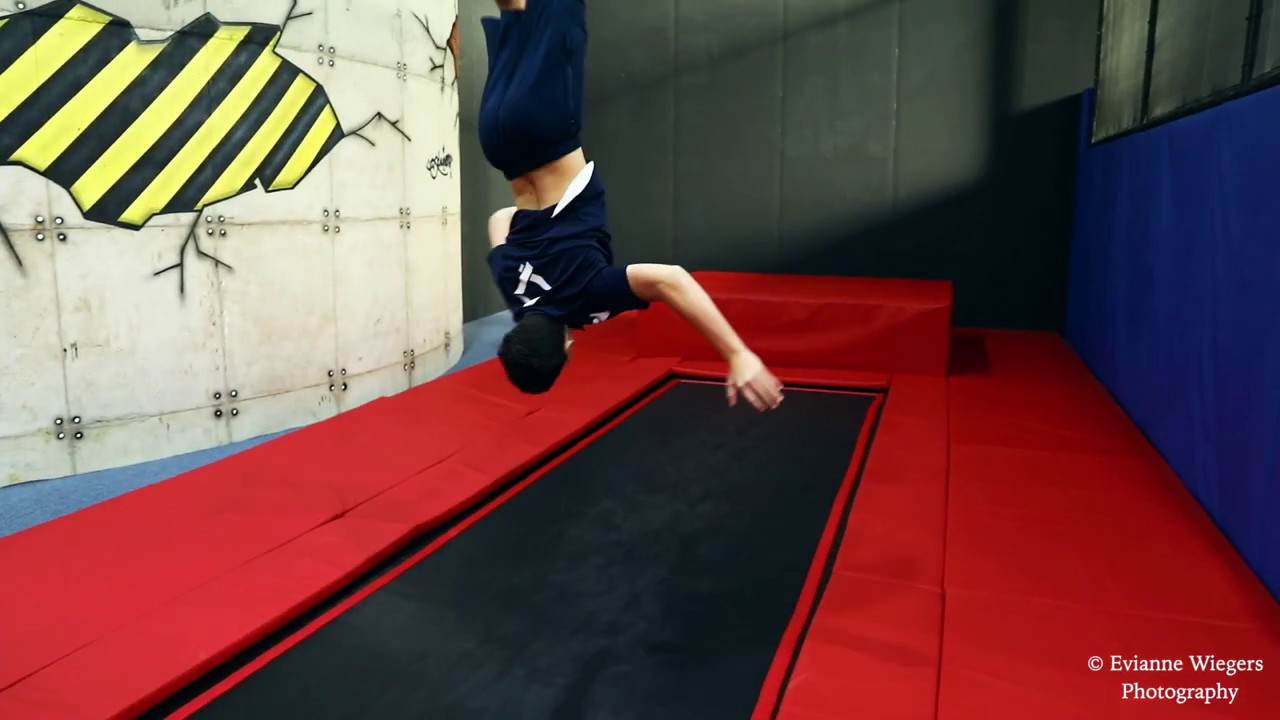 We-Jump - Intro Official - YouTube