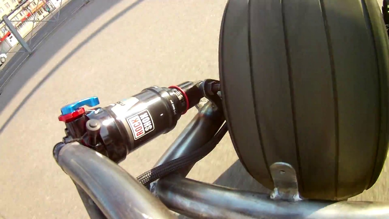 How the rear shock absorber works - YouTube