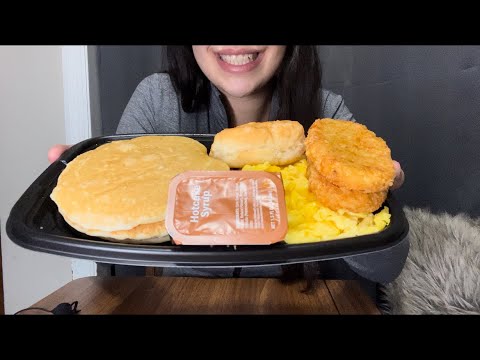 BIG MCDONALD’S BREAKFAST PLATTER *WITH HOTCAKES AND HASHBROWNS* - YouTube