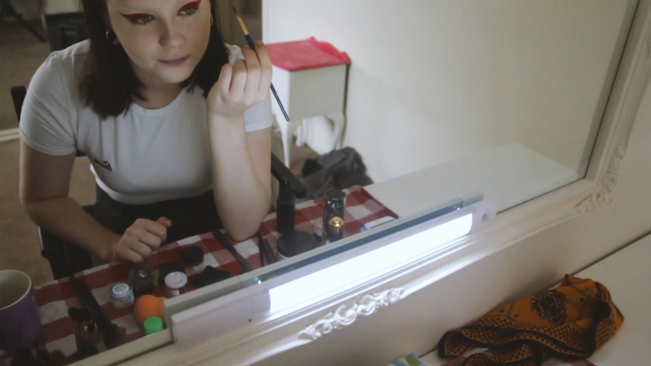 Layla McKay: Makeup Artist - YouTube