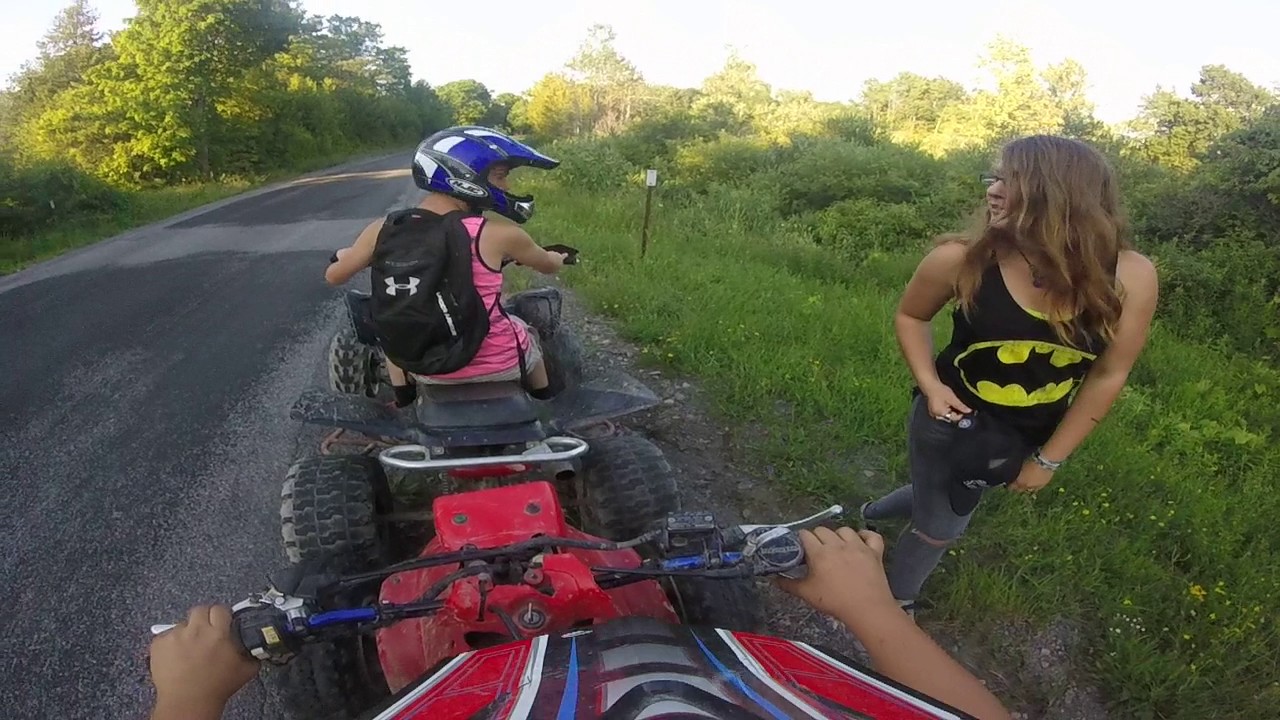 300ex ripping around with a 250ex - YouTube