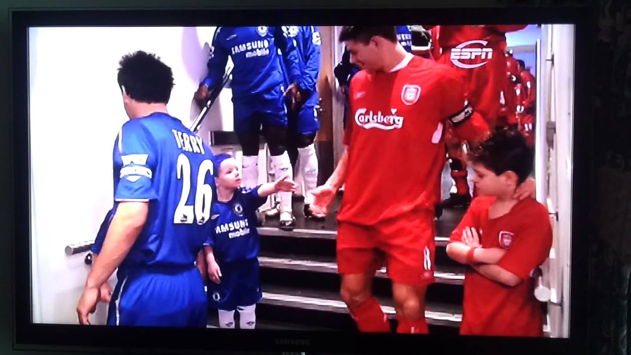 Steven Gerrard Funny Handshake - YouTube