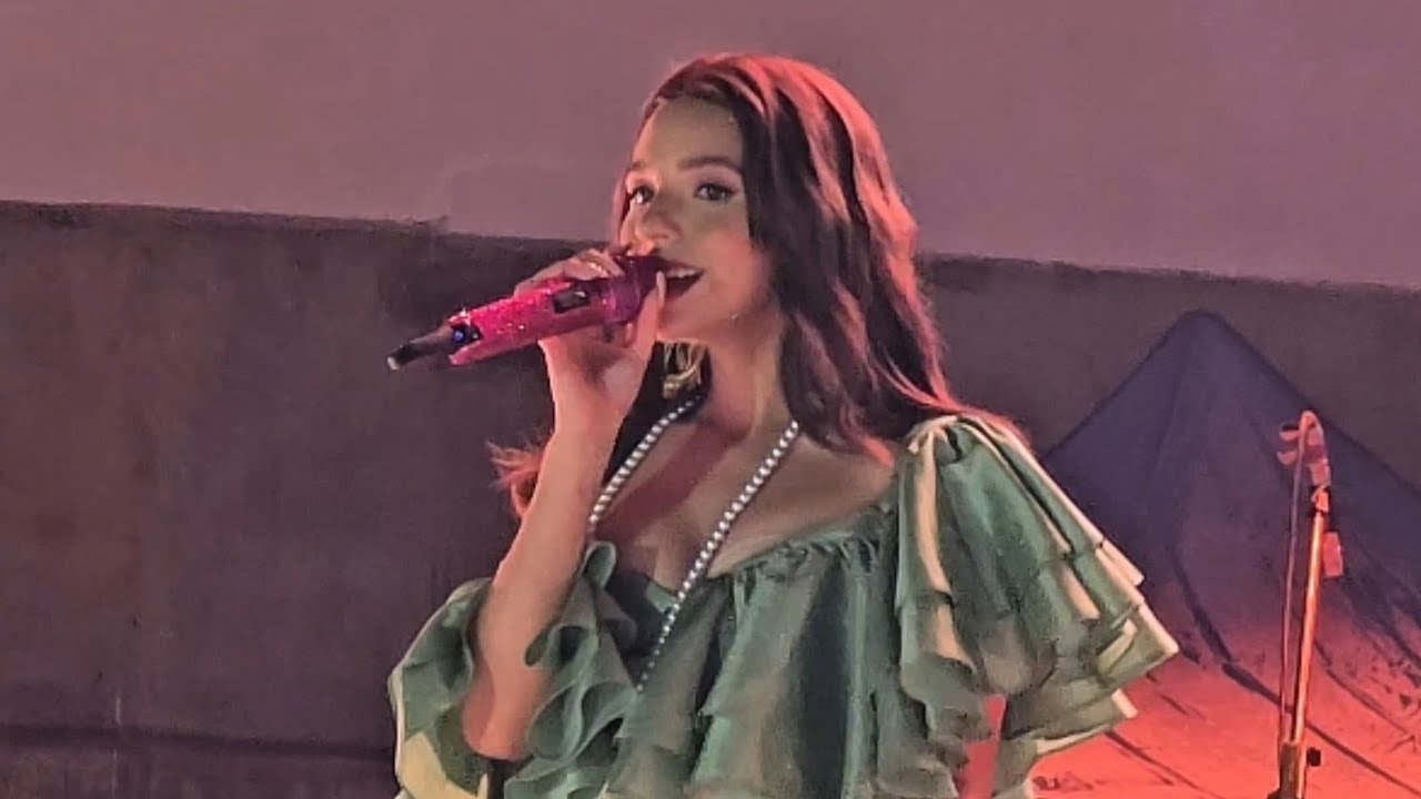 Angela Aguilar - En Realidad - YouTube