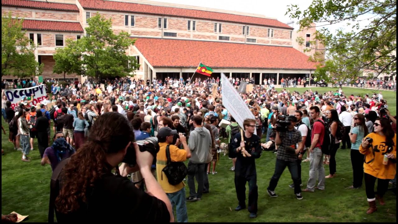 420 CU BOULDER PROTESTERS AND STUDENTS FILL FIELD - YouTube