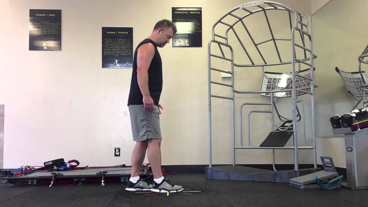 Knee Balance Dynamic Hip Drive - YouTube