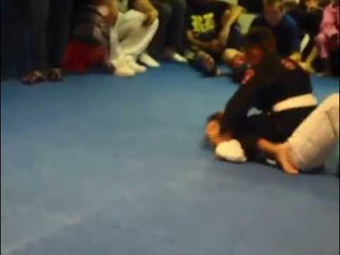 Roll Dogs Jiu Jitsu | Puppies Team Demonstration - YouTube