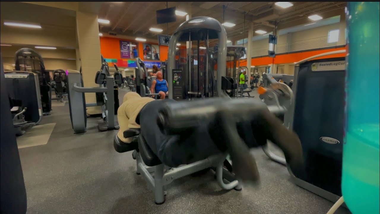 Tom platz leg workout(day 4 feat Sam) - YouTube