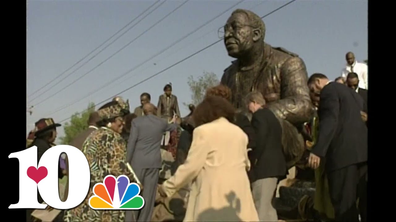 WBIR Vault: Alex Haley statue unveiled (1998) - YouTube