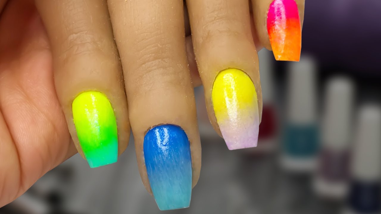 COMO HACER DIFUMINADOS EN LAS UÑAS FÁCIL Y RÁPIDO/DEGRADADOS EFECTO ...