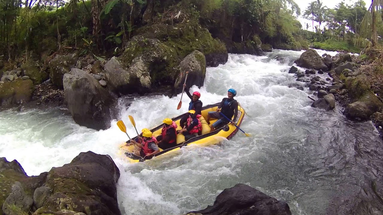 Rainbow rafting _jeram Batu Tapa - YouTube