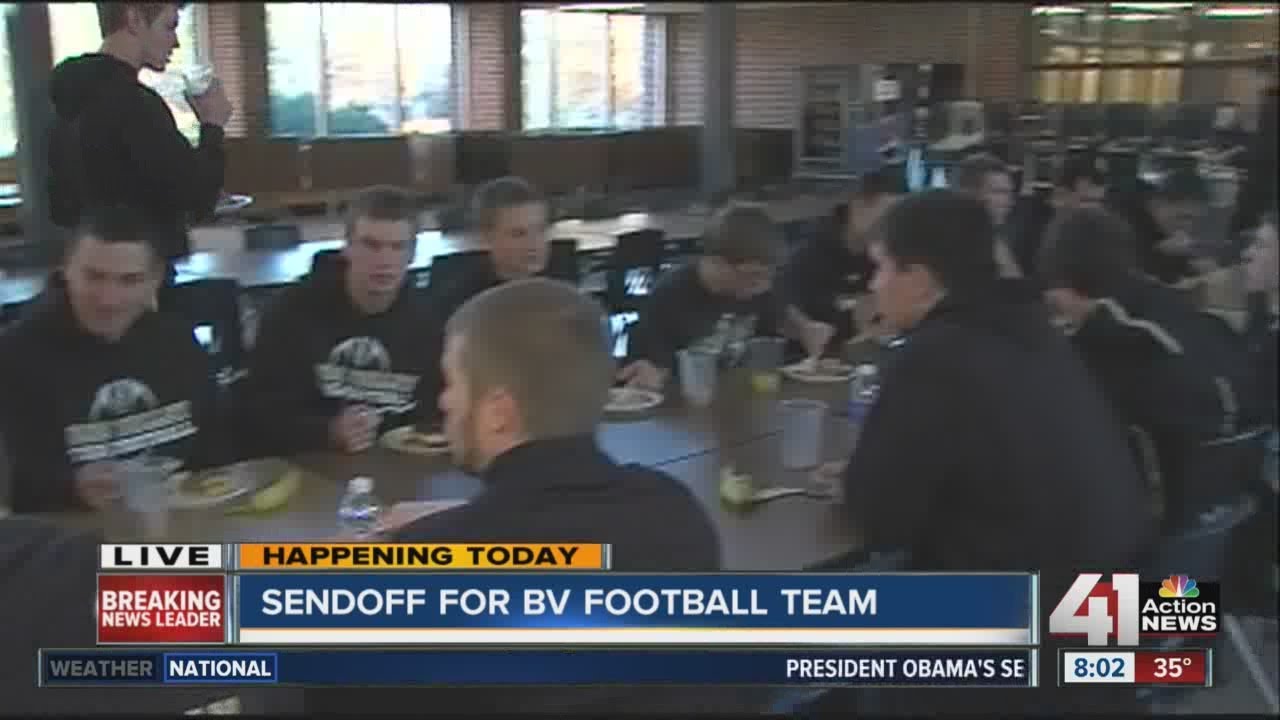 Sendoff for Blue Valley football team - YouTube