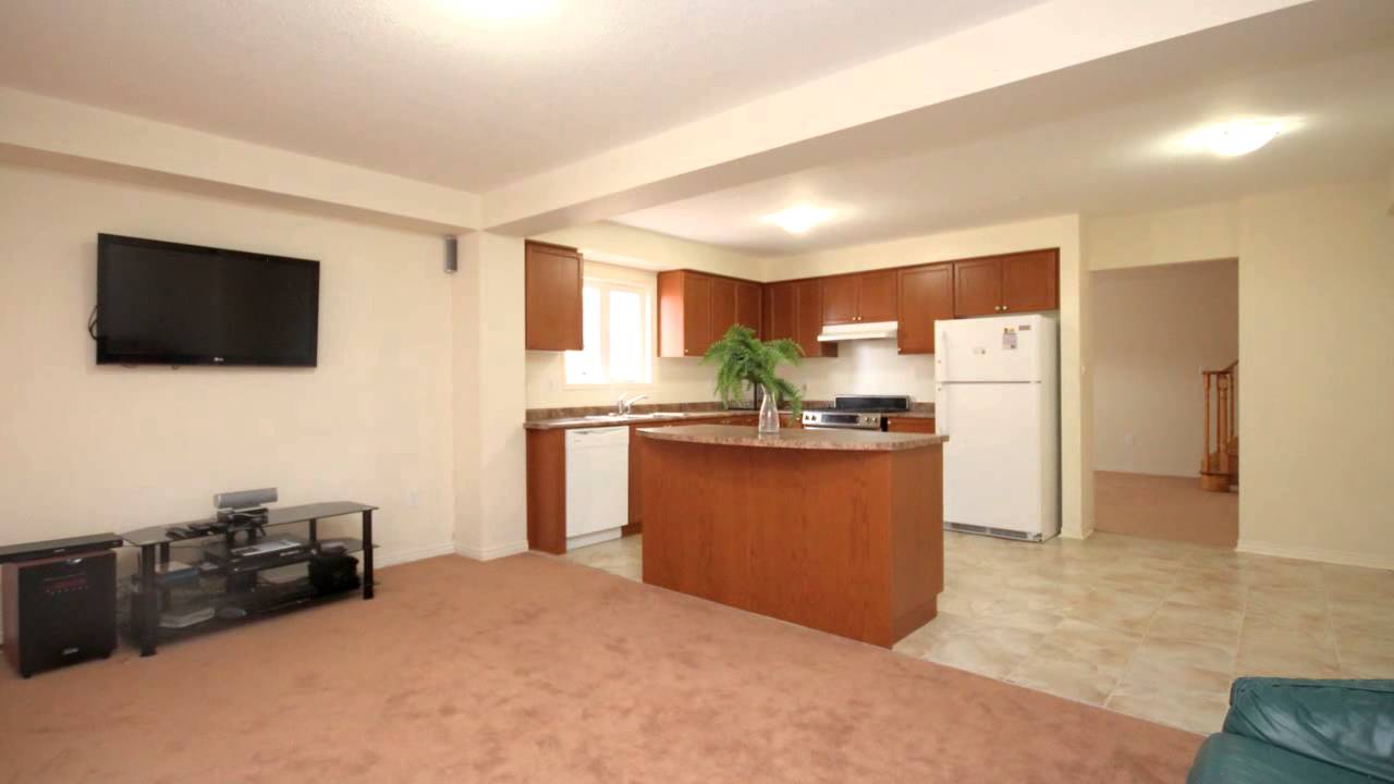 122 Russel Drive, Bradford - YouTube