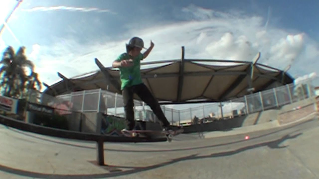 Slo-Motion Frontside Feeble - YouTube