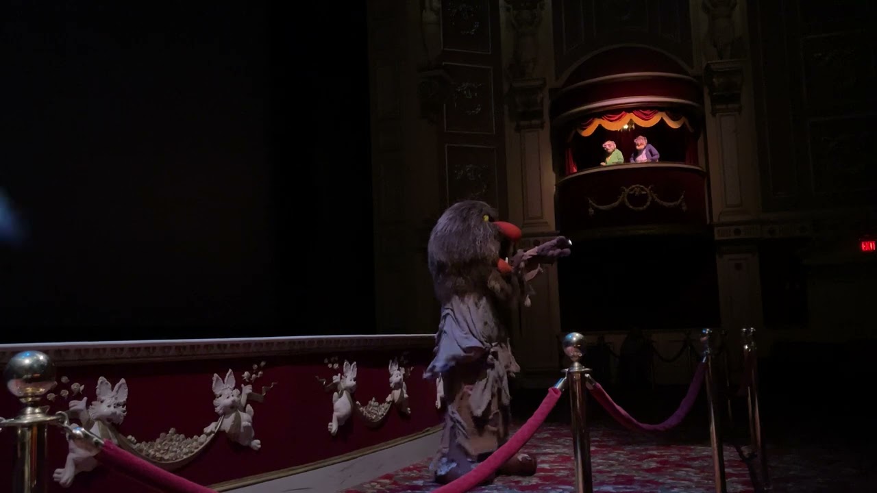 Walt Disney World The Muppets Just A Peak at Sweetums ️Bean Bunny@Theme ...