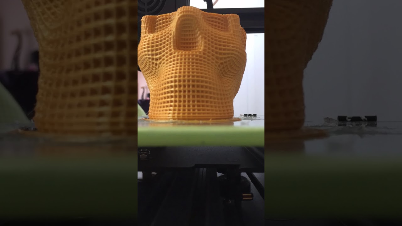 Look at what the Labists ET4 3D Printer is printing - YouTube