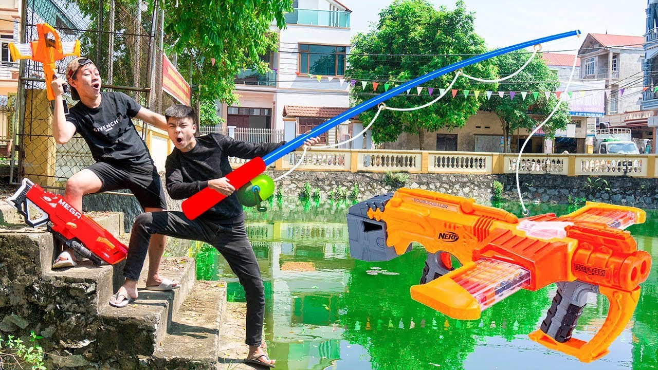 Nerf War : GO FISHING NERF GUNS CRANBERRY BATTLE - YouTube