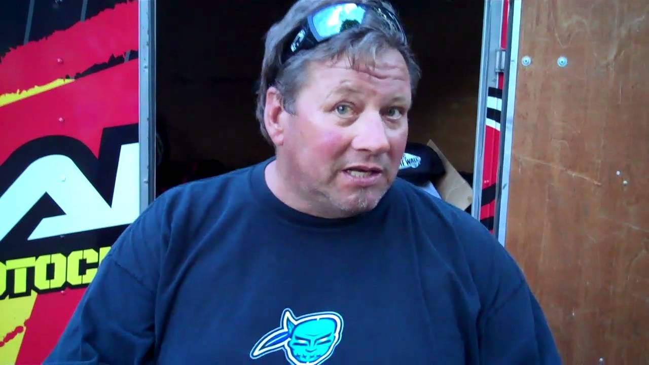 Mike Redman gives advice to Huddy - YouTube