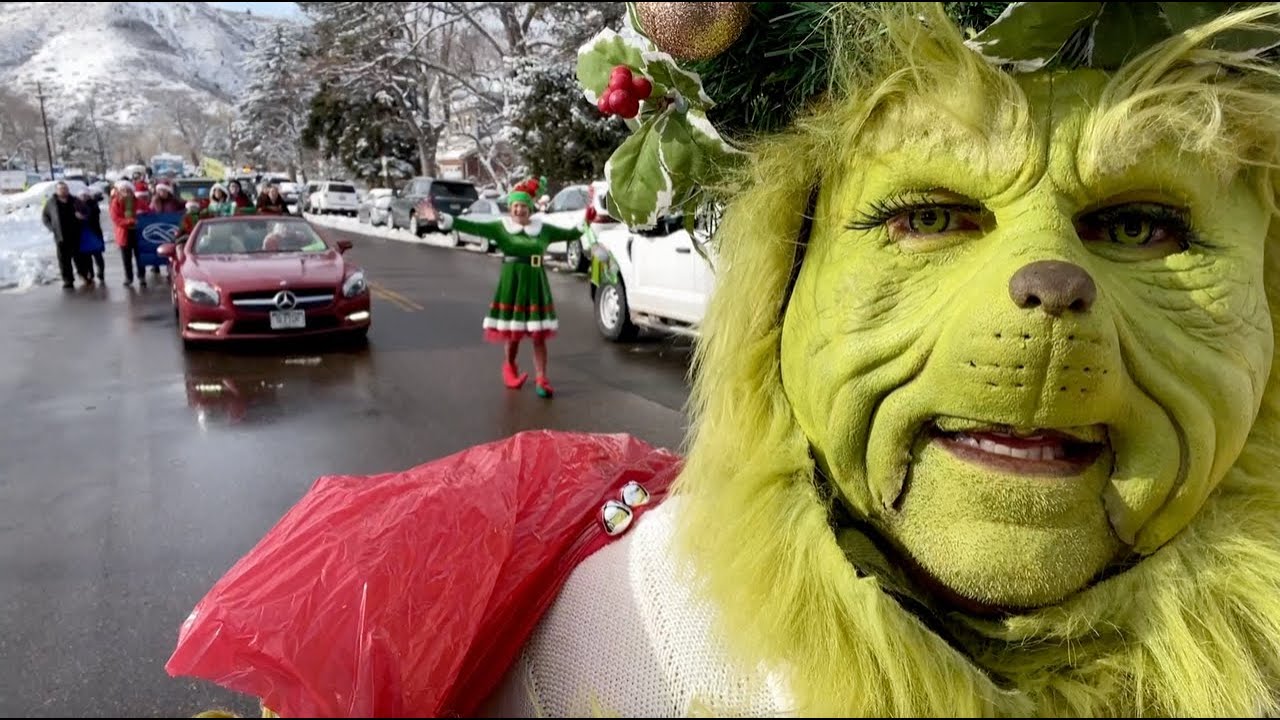 The Grinch in the Golden Colorado Christmas Parade! ☃️ ️🎅🏻 - YouTube