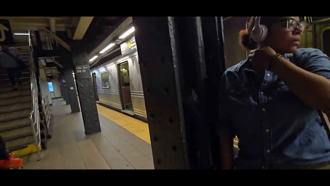 Brooklyn bound Express R46 (N) & Queens bound R160A (R) trains at Lexington Ave–59 Street - YouTube