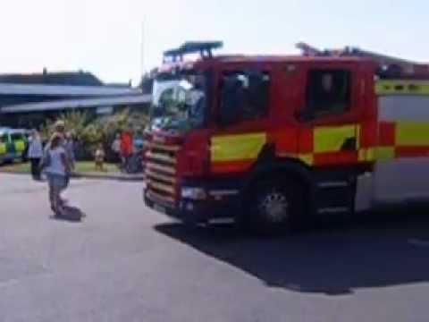 Syston Fire Station's fire appliance leaving Loughborough Fire Station ...