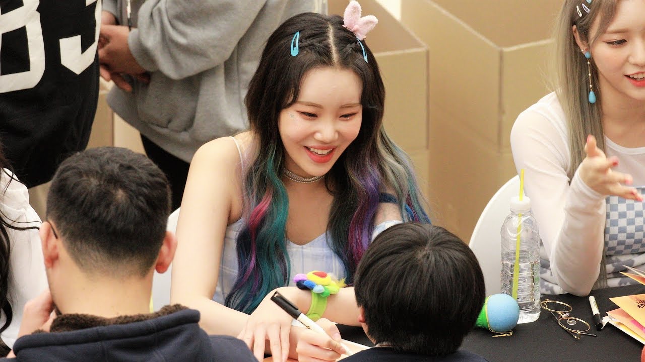 190331 모모랜드(MOMOLAND) 주이 (Joo E) - 코엑스 팬싸인회 - YouTube