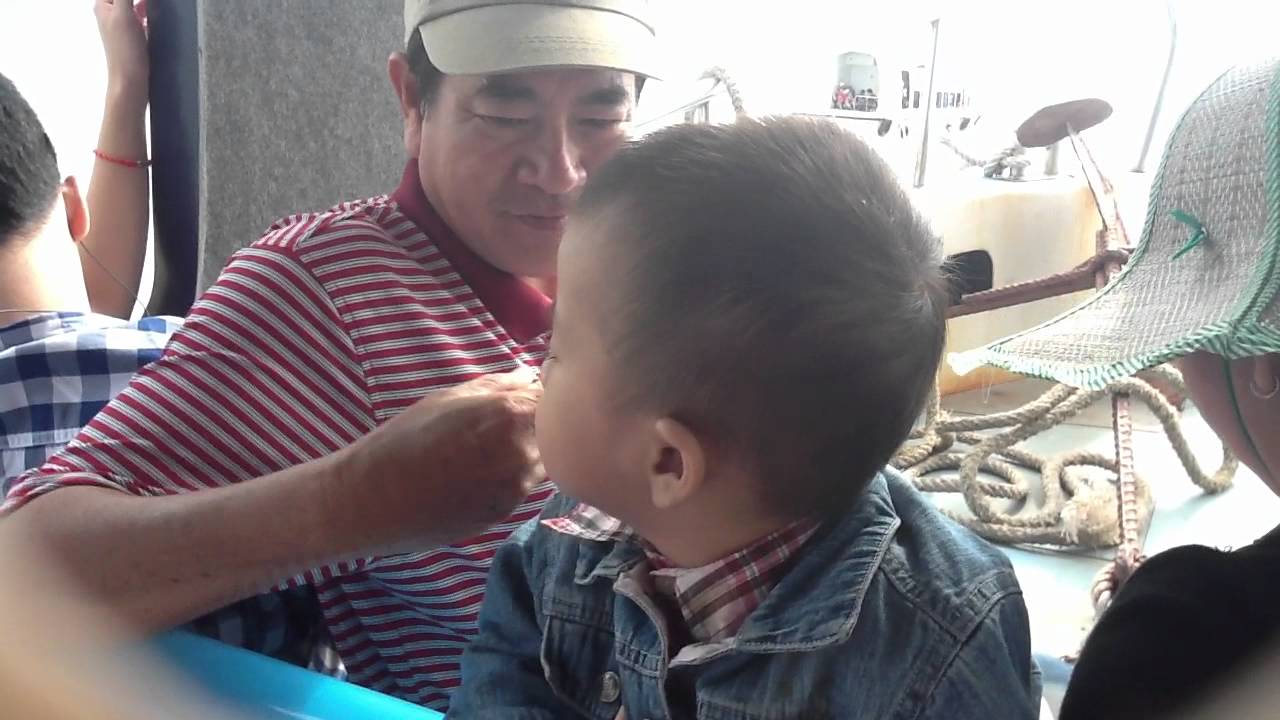 Sumo đi tàu.MOV - YouTube