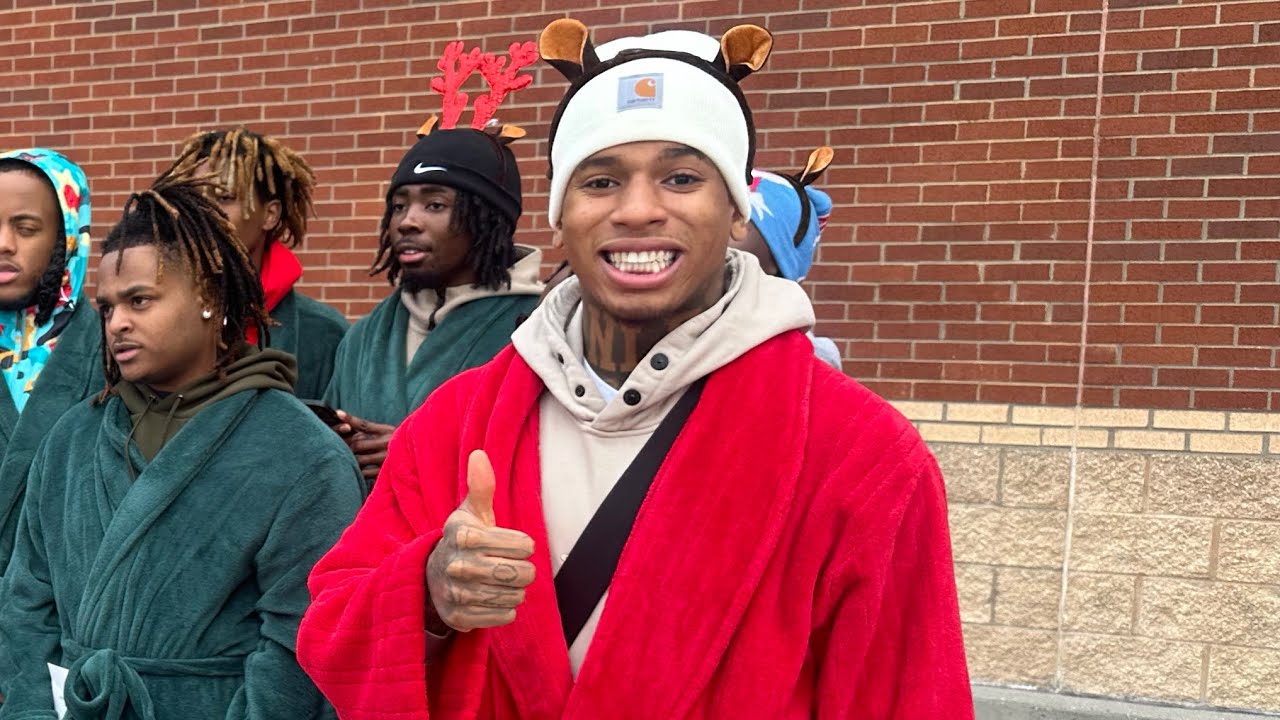 NLE Choppa Goes Christmas Caroling! (In Public) - YouTube