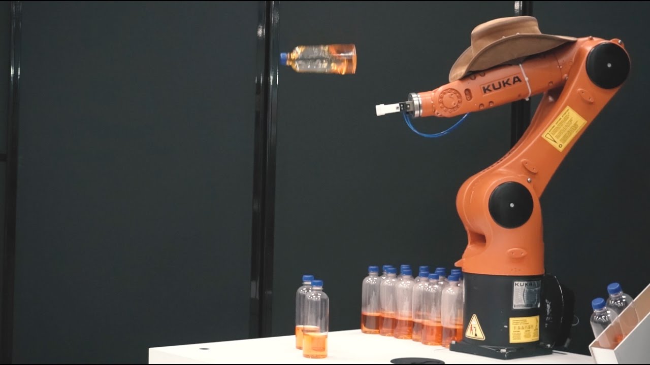 ROBOT ARM BOTTLE FLIP - YouTube