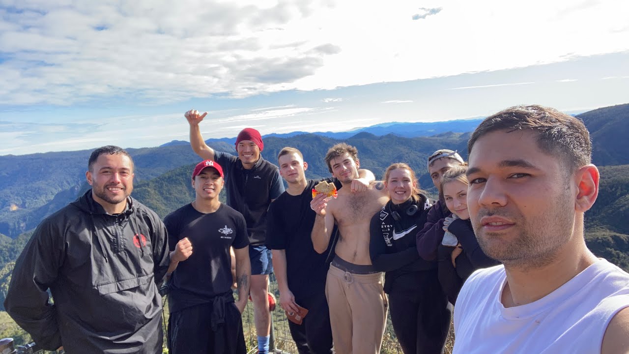 Shuriken boxing team Pinnacles climb - YouTube