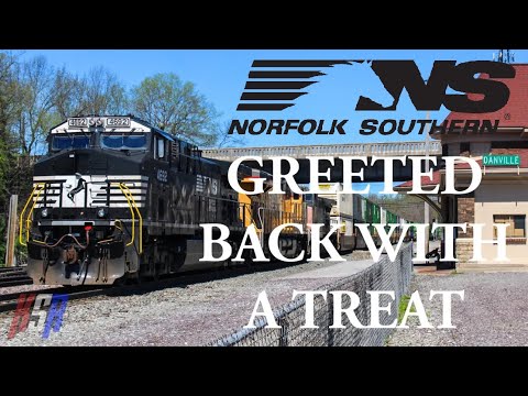 Greeted Back With A Treat | Southern Pacific AC44 trails 3rd on NS 29F ...