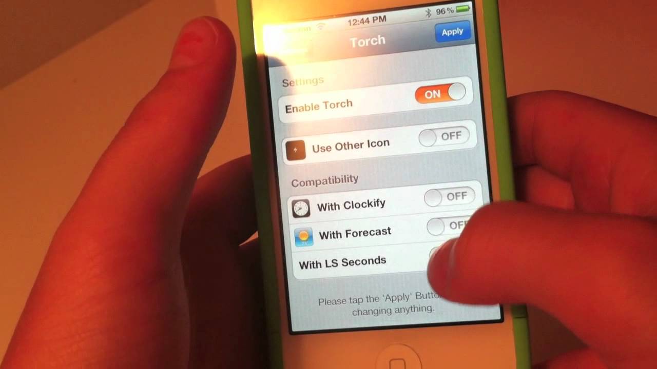 Add a Flash Button To Your Lockscreen With Torch ( Cydia Tweak) Review ...