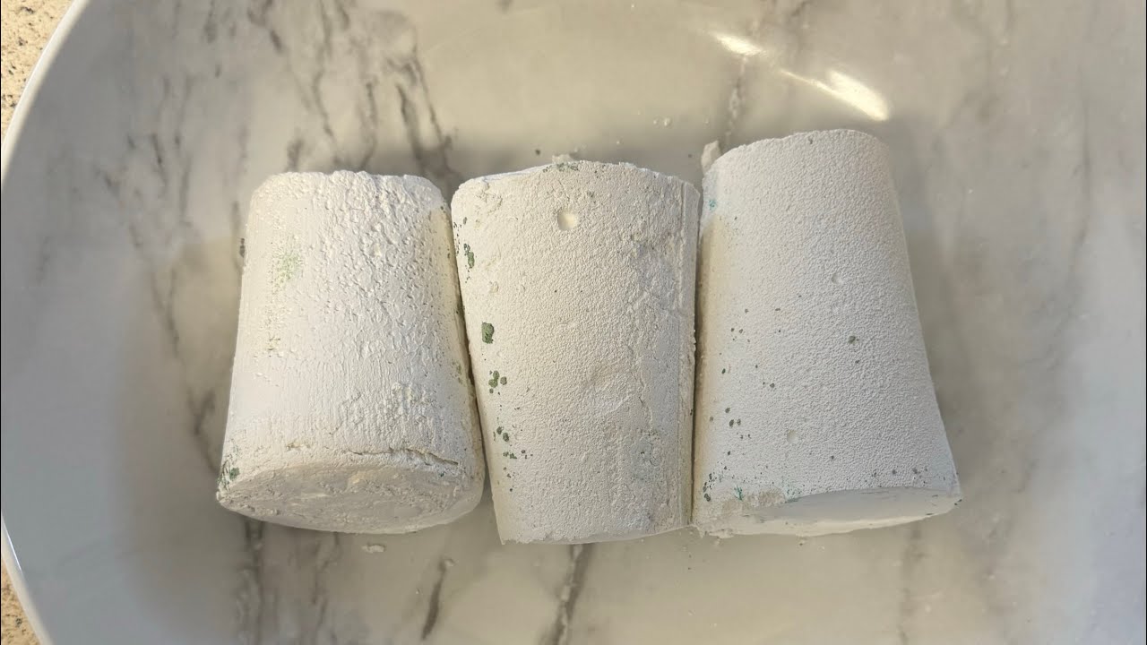 Cylinder gym chalk reforms #gymchalk #asmr #oddlysatisfying - YouTube