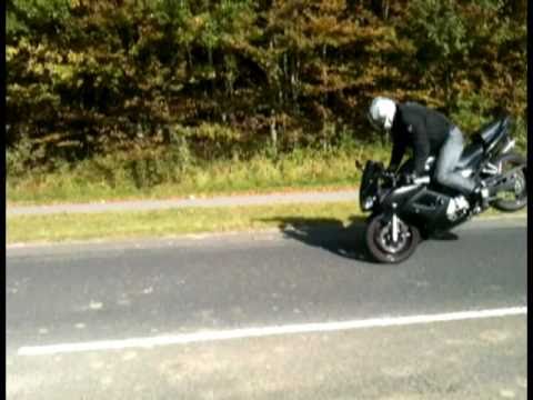Suzuki SV 650 stunts - YouTube
