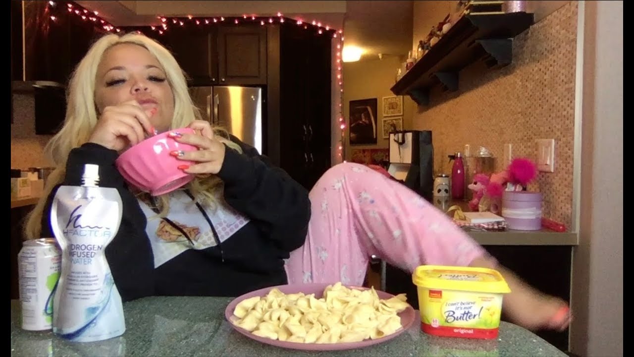 late night snacking mukbang! | come eat + chit chat - YouTube