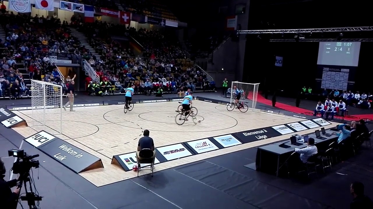 Connaissez-vous le cyclo-ball? - YouTube