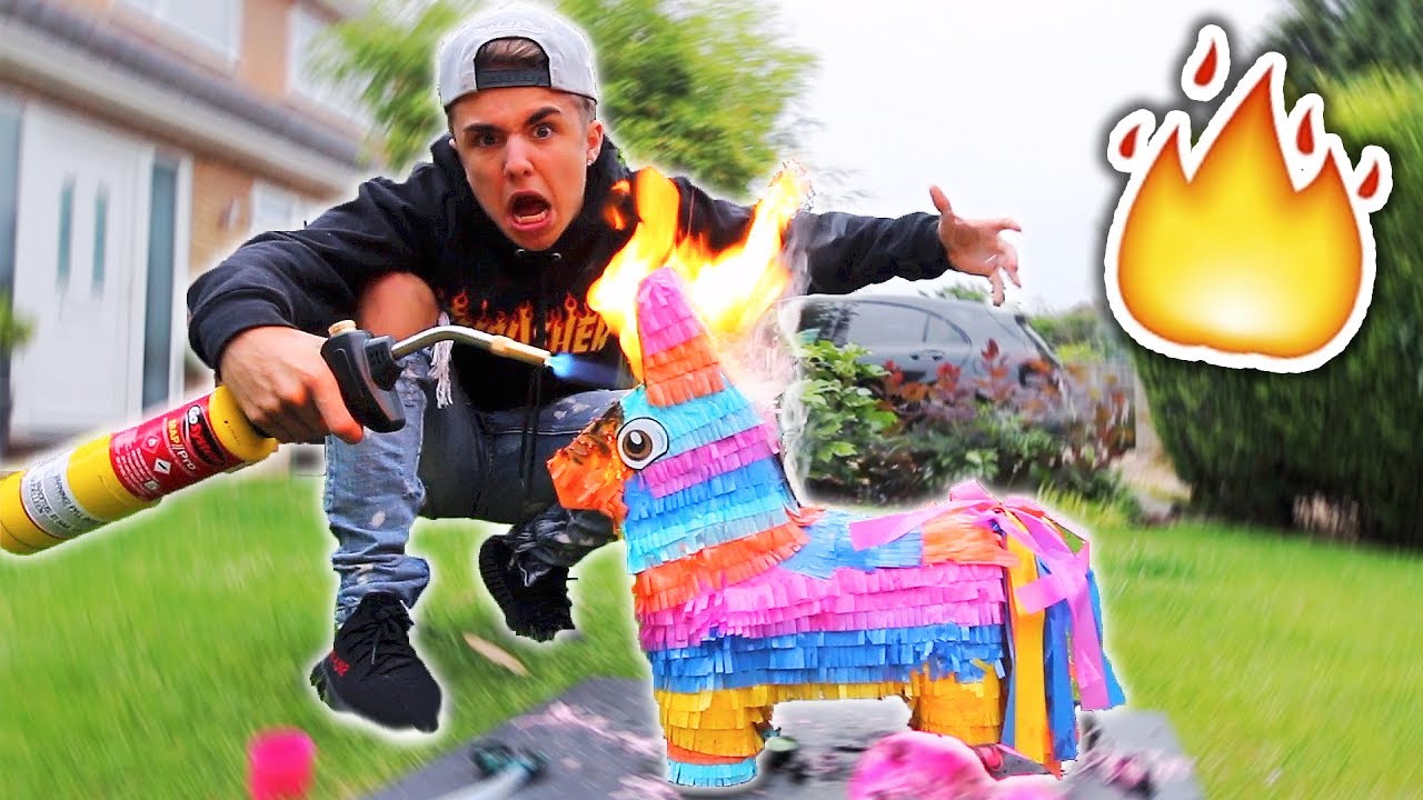 1000 DEGREE TORCH VS PIÑATA (Will it burn CHALLENGE) *EXPERIMENT* - YouTube