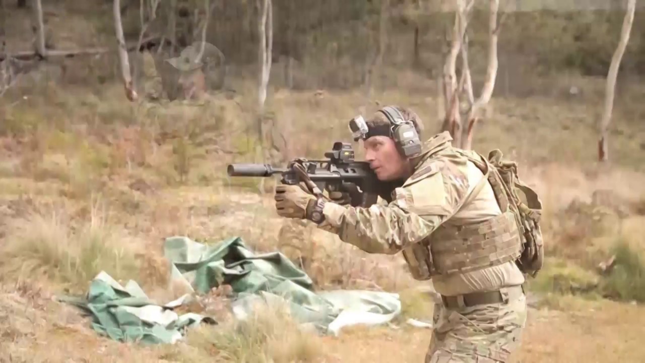 The Lithgow Arms F90 assault rifle - YouTube