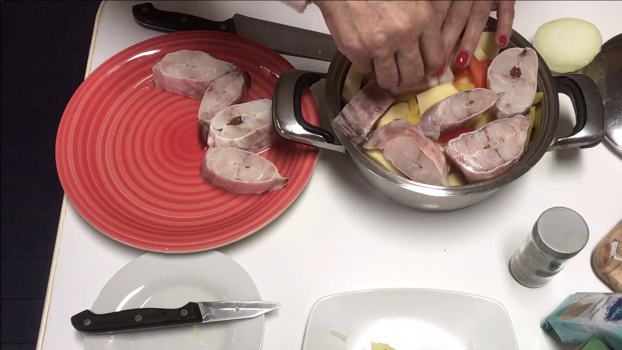 Caldeirada de peixe maruca à moda da Nandinha - YouTube